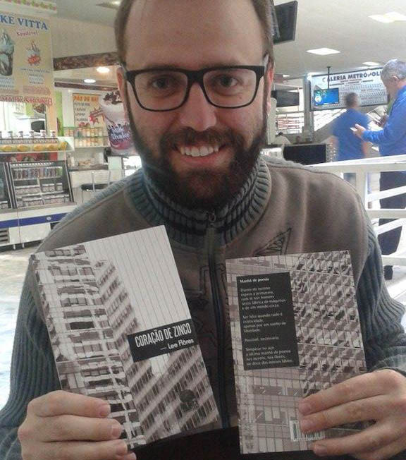 O poeta Lee Flôres lança o livro “Coração de Zinco” com patrocínio de ...