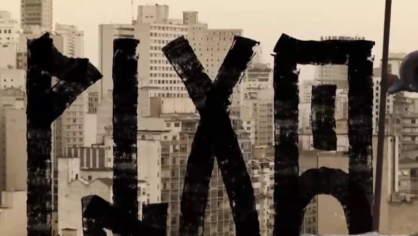Documentário Pixo: o alfabeto da disputa espacial na cidade e suas ...